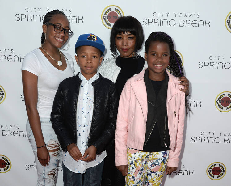 Angela Basset Kids: Meet the Actress' Twins, Slater and Bronwyn
