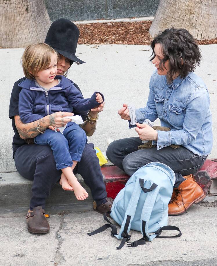 Sara Gilbert And Linda Perry Kids